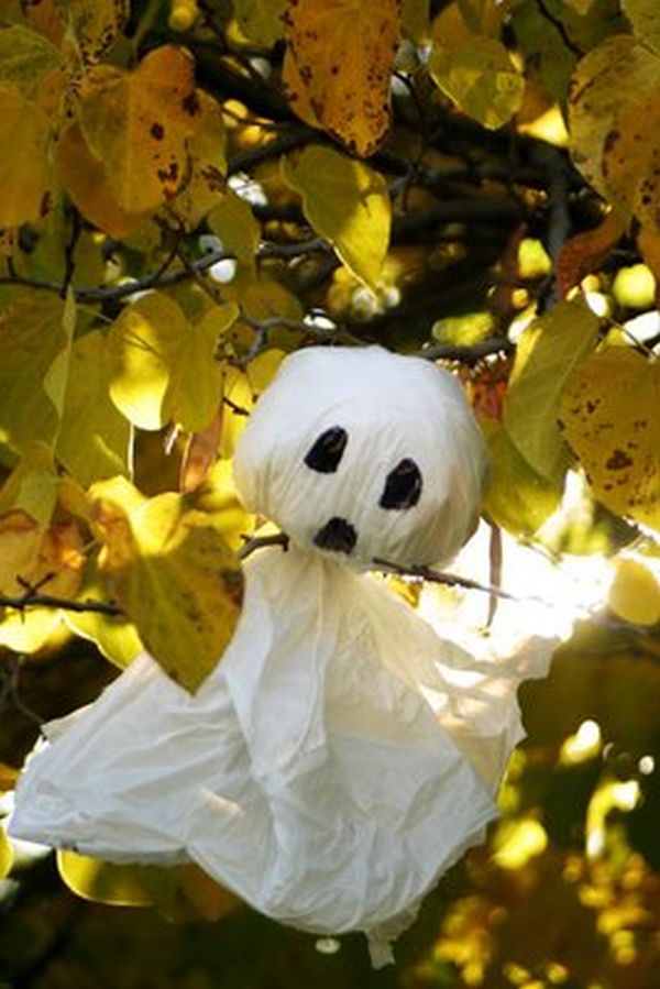 Creative ways to use plastic bags for Halloween decorations - Green ...